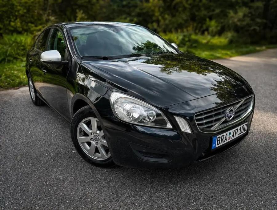 Grey Volvo S60 2011 in Jurmala, with an engine capacity of 2.00 L and mileage of 278 thousand km for 4990 €, photo 3 on AUTOMOTO.COM.LV