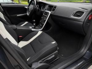 Grey Volvo S60 2011 in Jurmala, with an engine capacity of 2.00 L and mileage of 278 thousand km for 4990 €, photo 13 on AUTOMOTO.COM.LV