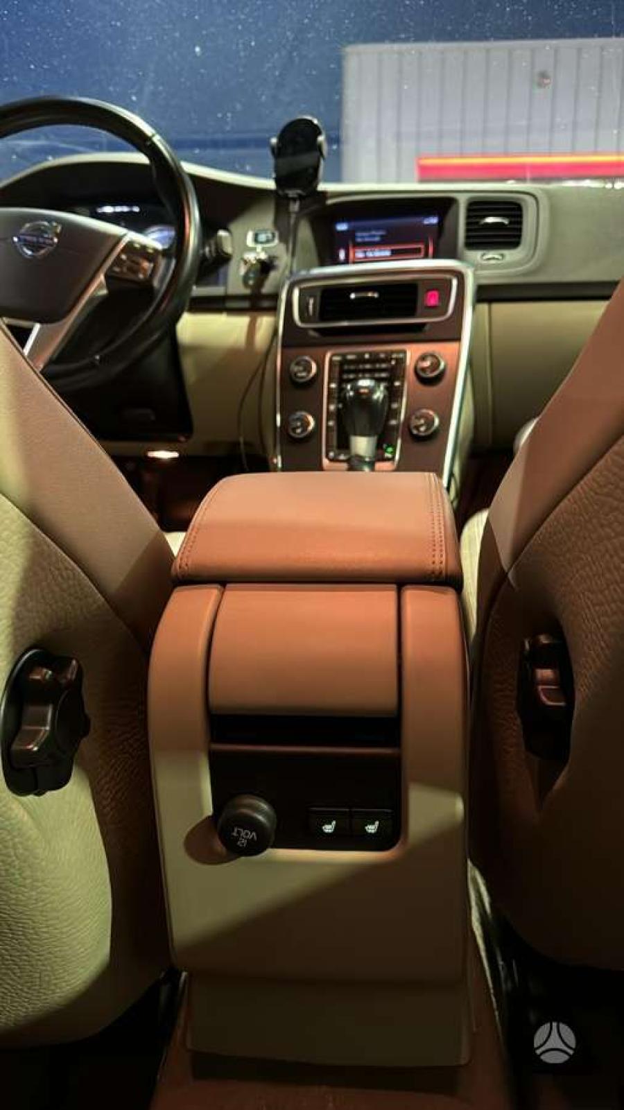Pelēks Volvo S60 2011 Viļņa, ar dzinēja tilpumu 2.00 L un nobraukumu 230 tūkst. km par 6000 €, foto 9 vietnē AUTOMOTO.COM.LV