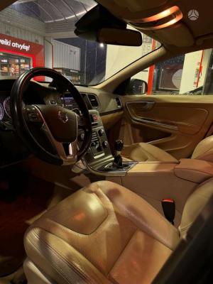 Pelēks Volvo S60 2011 Viļņa, ar dzinēja tilpumu 2.00 L un nobraukumu 230 tūkst. km par 6000 €, foto 11 vietnē AUTOMOTO.COM.LV