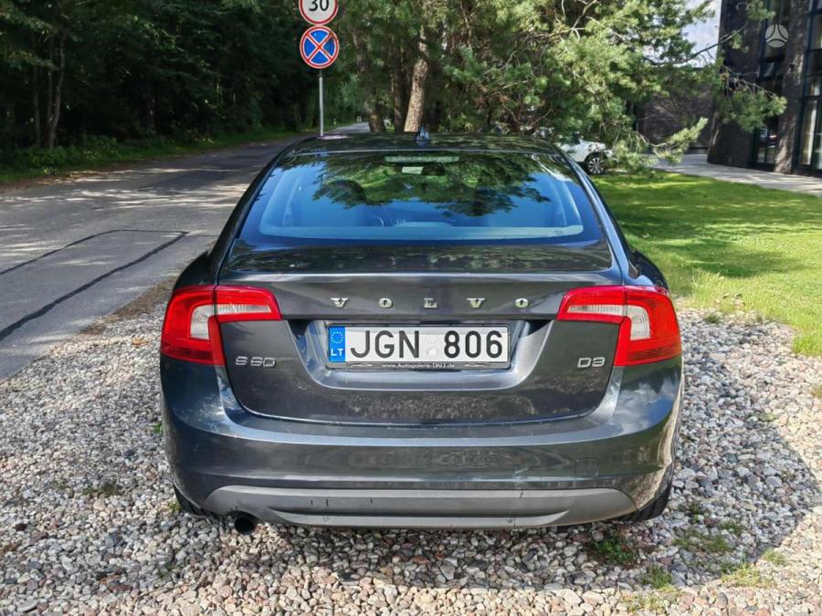 Pelēks Volvo S60 2011 Viļņa, ar dzinēja tilpumu 2.00 L un nobraukumu 317 tūkst. km par 4200 €, foto 8 vietnē AUTOMOTO.COM.LV