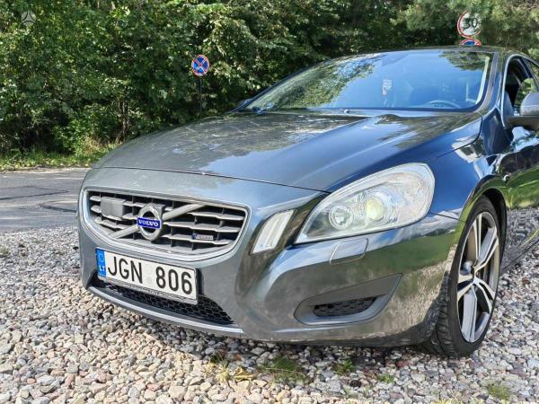 Volvo S60 2011 Viļņa vietnē Pelēks Volvo S60 2011 Viļņa, ar dzinēja tilpumu 2.00 L un nobraukumu 317 tūkst. km par 4200 €, foto 11 vietnē AUTOMOTO.COM.LV