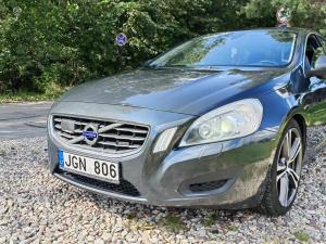 Pelēks Volvo S60 2011 Viļņa, ar dzinēja tilpumu 2.00 L un nobraukumu 317 tūkst. km par 4200 €, foto 11 vietnē AUTOMOTO.COM.LV