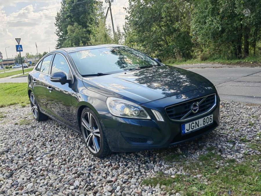 Pelēks Volvo S60 2011 Viļņa, ar dzinēja tilpumu 2.00 L un nobraukumu 317 tūkst. km par 4200 €, foto 12 vietnē AUTOMOTO.COM.LV
