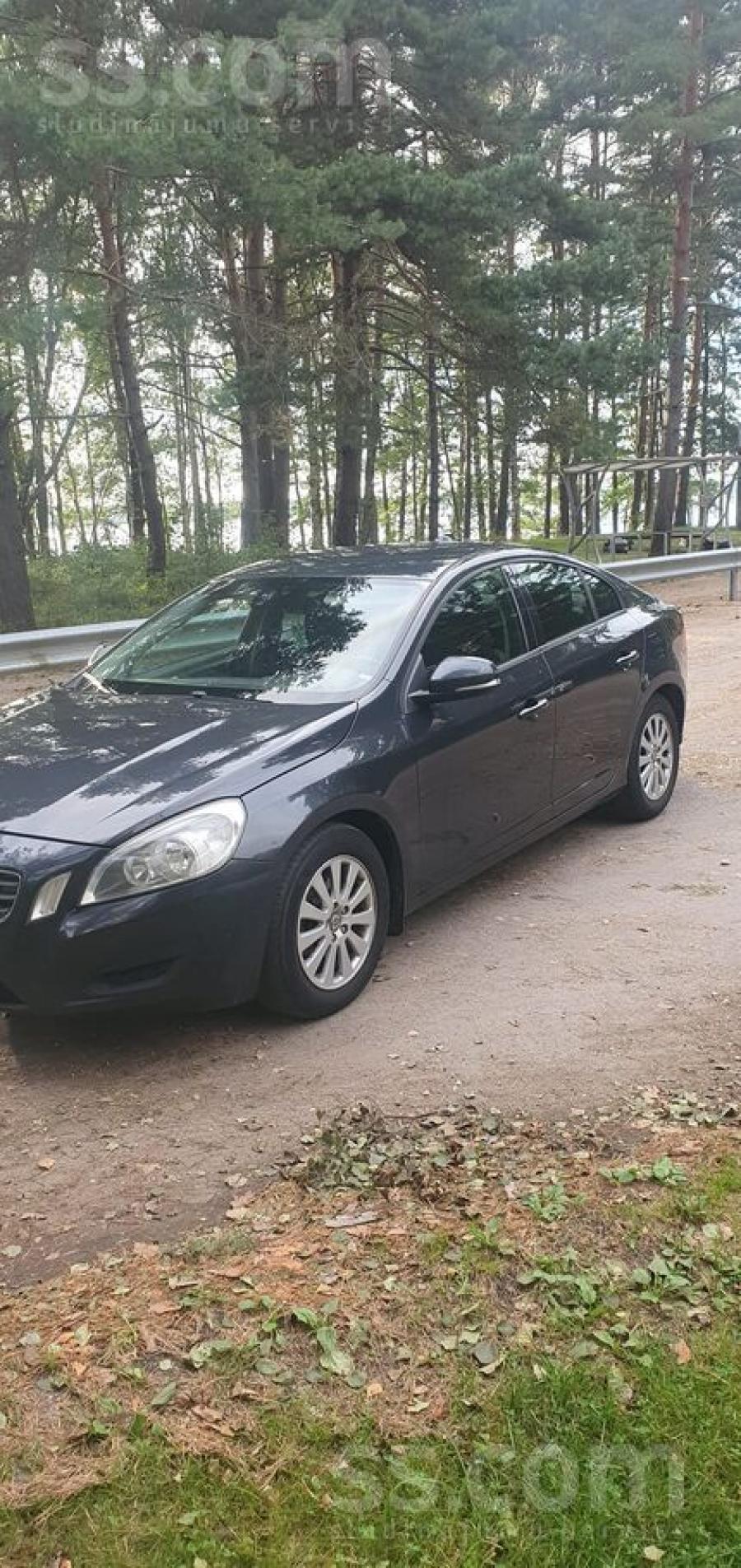 Grey Volvo S60 2011 in Ventspils, with an engine capacity of 1.60 L and mileage of 292 thousand km for 4500 €, photo 1 on AUTOMOTO.COM.LV