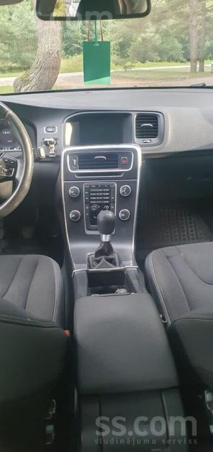 Grey Volvo S60 2011 in Ventspils, with an engine capacity of 1.60 L and mileage of 292 thousand km for 4500 €, photo 5 on AUTOMOTO.COM.LV
