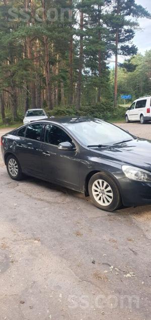 Grey Volvo S60 2011 in Ventspils, with an engine capacity of 1.60 L and mileage of 292 thousand km for 4500 €, photo 7 on AUTOMOTO.COM.LV