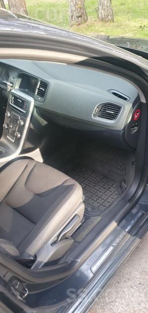 Grey Volvo S60 2011 in Ventspils, with an engine capacity of 1.60 L and mileage of 292 thousand km for 4500 €, photo 10 on AUTOMOTO.COM.LV