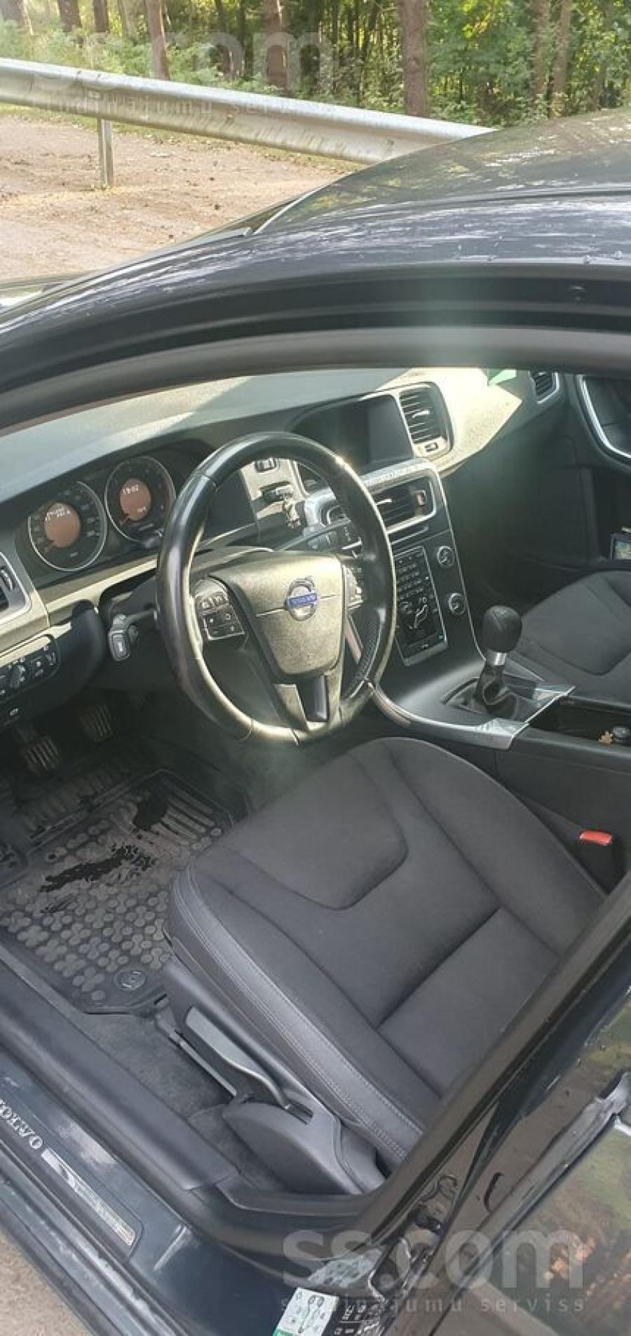 Grey Volvo S60 2011 in Ventspils, with an engine capacity of 1.60 L and mileage of 292 thousand km for 4500 €, photo 11 on AUTOMOTO.COM.LV