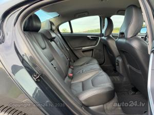 Pelēks Volvo S60 2011 Tallina, ar dzinēja tilpumu 2.40 L un nobraukumu 303 tūkst. km par 7290 €, foto 14 vietnē AUTOMOTO.COM.LV
