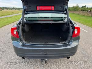 Pelēks Volvo S60 2011 Tallina, ar dzinēja tilpumu 2.40 L un nobraukumu 303 tūkst. km par 7290 €, foto 18 vietnē AUTOMOTO.COM.LV
