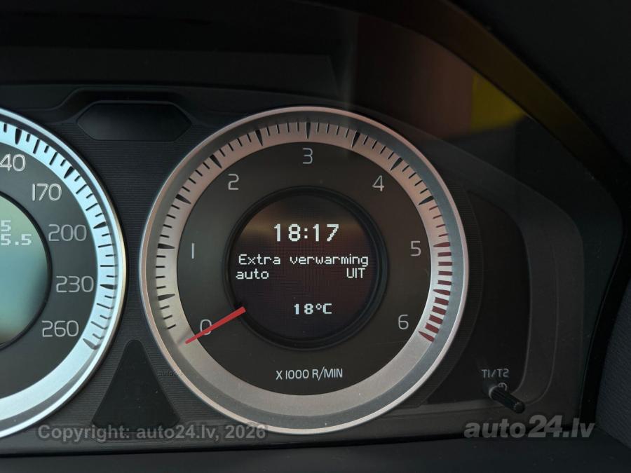 Pelēks Volvo S60 2011 Tallina, ar dzinēja tilpumu 2.40 L un nobraukumu 303 tūkst. km par 7290 €, foto 21 vietnē AUTOMOTO.COM.LV