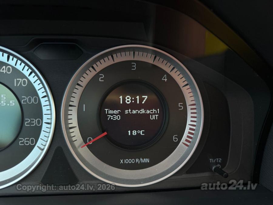 Pelēks Volvo S60 2011 Tallina, ar dzinēja tilpumu 2.40 L un nobraukumu 303 tūkst. km par 7290 €, foto 22 vietnē AUTOMOTO.COM.LV