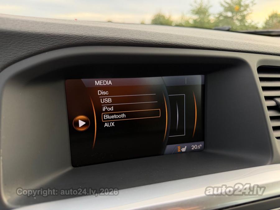 Pelēks Volvo S60 2011 Tallina, ar dzinēja tilpumu 2.40 L un nobraukumu 303 tūkst. km par 7290 €, foto 24 vietnē AUTOMOTO.COM.LV