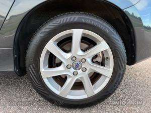 Pelēks Volvo S60 2011 Tallina, ar dzinēja tilpumu 2.40 L un nobraukumu 303 tūkst. km par 7290 €, foto 28 vietnē AUTOMOTO.COM.LV