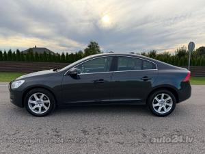 Pelēks Volvo S60 2011 Tallina, ar dzinēja tilpumu 2.40 L un nobraukumu 303 tūkst. km par 7290 €, foto 10 vietnē AUTOMOTO.COM.LV