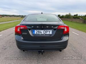 Pelēks Volvo S60 2011 Tallina, ar dzinēja tilpumu 2.40 L un nobraukumu 303 tūkst. km par 7290 €, foto 11 vietnē AUTOMOTO.COM.LV