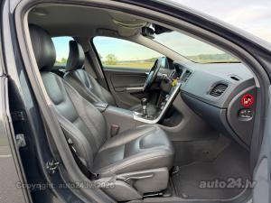 Pelēks Volvo S60 2011 Tallina, ar dzinēja tilpumu 2.40 L un nobraukumu 303 tūkst. km par 7290 €, foto 13 vietnē AUTOMOTO.COM.LV