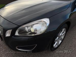 Pelēks Volvo S60 2011 Tallina, ar dzinēja tilpumu 2.40 L un nobraukumu 303 tūkst. km par 7290 €, foto 19 vietnē AUTOMOTO.COM.LV