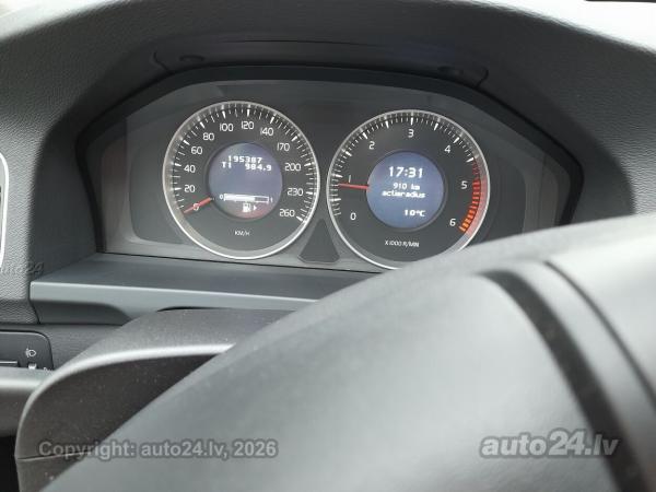 Grey Volvo S60 2011 in Rakvere, with an engine capacity of 1.60 L and mileage of 253 thousand km for 7500 €, photo 6 on AUTOMOTO.COM.LV