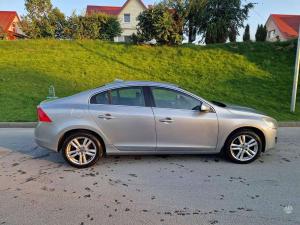 Grey Volvo S60 2011 in Vilnius, with an engine capacity of 1.60 L and mileage of 252 thousand km for 3500 €, photo 8 on AUTOMOTO.COM.LV