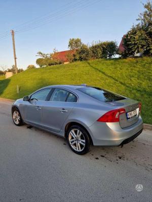 Grey Volvo S60 2011 in Vilnius, with an engine capacity of 1.60 L and mileage of 252 thousand km for 3500 €, photo 13 on AUTOMOTO.COM.LV