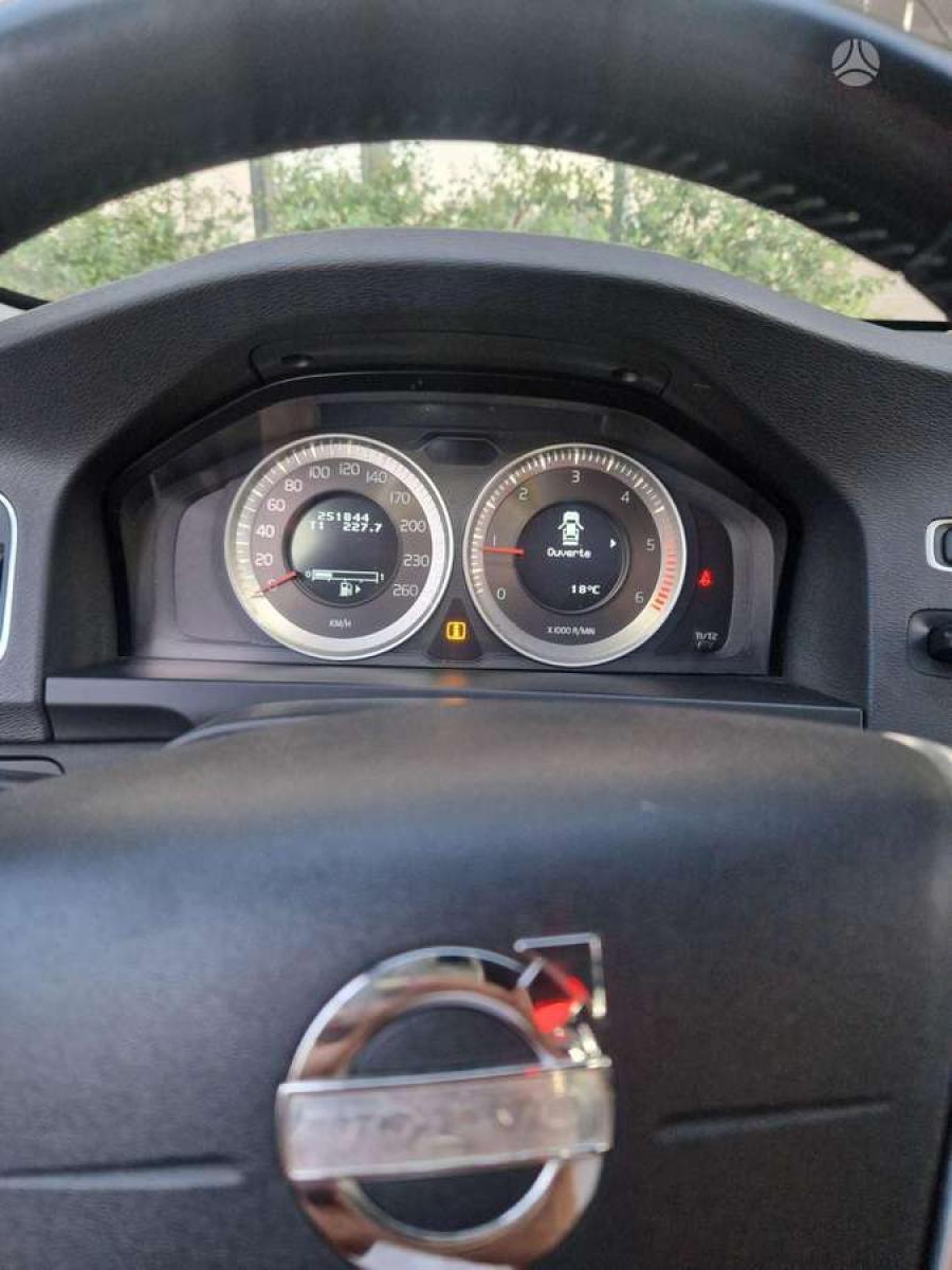 Grey Volvo S60 2011 in Vilnius, with an engine capacity of 1.60 L and mileage of 252 thousand km for 3500 €, photo 15 on AUTOMOTO.COM.LV