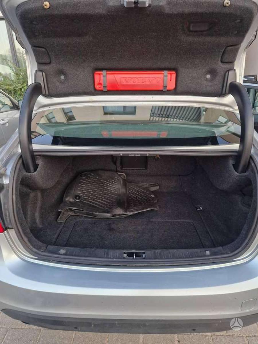 Grey Volvo S60 2011 in Vilnius, with an engine capacity of 1.60 L and mileage of 252 thousand km for 3500 €, photo 22 on AUTOMOTO.COM.LV