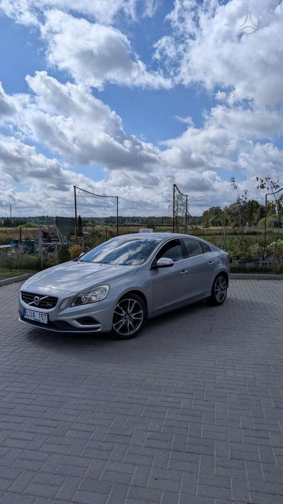 Pelēks Volvo S60 2011 Širvintos, ar dzinēja tilpumu 1.98 L un nobraukumu 344 tūkst. km par 5500 €, foto 1 vietnē AUTOMOTO.COM.LV