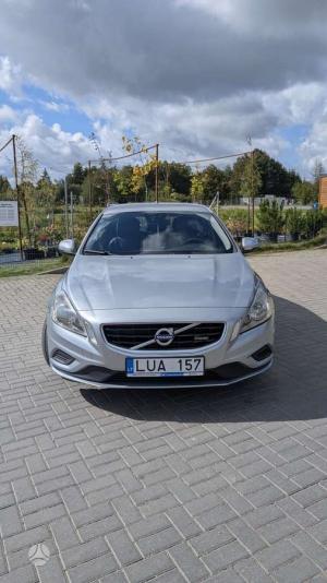 Pelēks Volvo S60 2011 Širvintos, ar dzinēja tilpumu 1.98 L un nobraukumu 344 tūkst. km par 5500 €, foto 4 vietnē AUTOMOTO.COM.LV