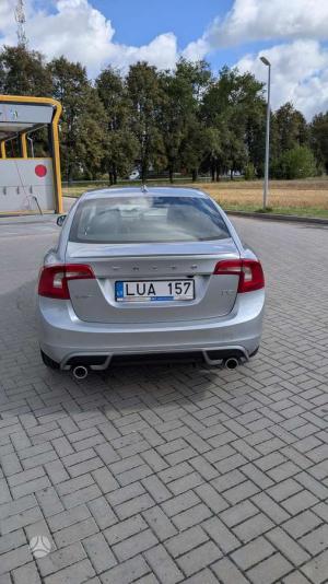 Pelēks Volvo S60 2011 Širvintos, ar dzinēja tilpumu 1.98 L un nobraukumu 344 tūkst. km par 5500 €, foto 6 vietnē AUTOMOTO.COM.LV