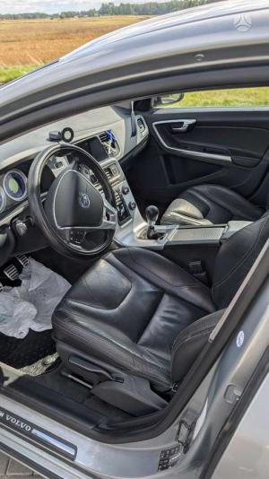 Pelēks Volvo S60 2011 Širvintos, ar dzinēja tilpumu 1.98 L un nobraukumu 344 tūkst. km par 5500 €, foto 9 vietnē AUTOMOTO.COM.LV
