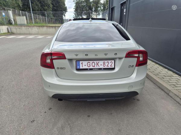 Вольво С60 2011 в Расейняй на AUTOMOTO.COM.LV Серый Вольво С60 2011 в Расейняй, объемом двигателя 2.00 л и пробегом 284 тыс. км за 5450 €, фото 8 на AUTOMOTO.COM.LV