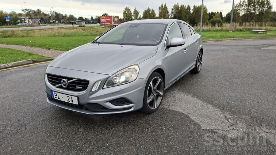 Grey Volvo S60 2011 in Riga, with an engine capacity of 2.00 L and mileage of 285 thousand km for 6350 €, photo 1 on AUTOMOTO.COM.LV