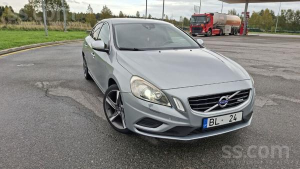 Pelēks Volvo S60 2011 Rīga, ar dzinēja tilpumu 2.00 L un nobraukumu 285 tūkst. km par 6350 €, foto 3 vietnē AUTOMOTO.COM.LV