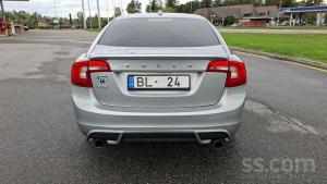 Grey Volvo S60 2011 in Riga, with an engine capacity of 2.00 L and mileage of 285 thousand km for 6350 €, photo 6 on AUTOMOTO.COM.LV