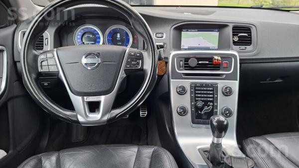 Pelēks Volvo S60 2011 Rīga, ar dzinēja tilpumu 2.00 L un nobraukumu 285 tūkst. km par 6350 €, foto 10 vietnē AUTOMOTO.COM.LV