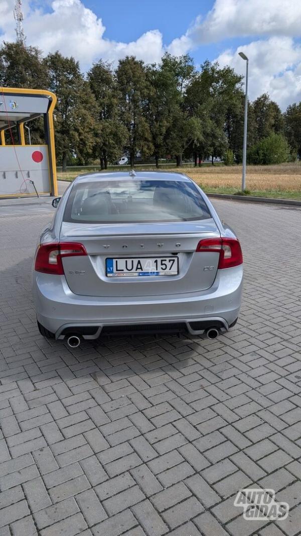 Volvo S60 2011 Å irvintos vietnÄ PelÄks Volvo S60 2011 Å irvintos, ar dzinÄja tilpumu 2.00 L un nobraukumu 344 tÅ«kst. km par 4500 ā¬, foto 6 vietnÄ AUTOMOTO.COM.LV
