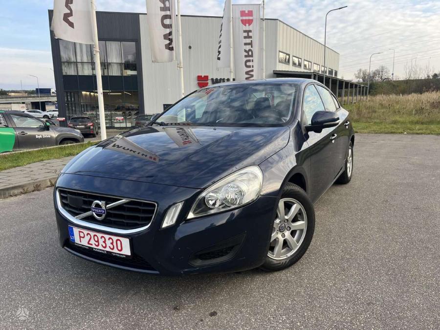 Grey Volvo S60 2012 in Vilnius, with an engine capacity of 1.60 L and mileage of 264 thousand km for 6650 €, photo 1 on AUTOMOTO.COM.LV