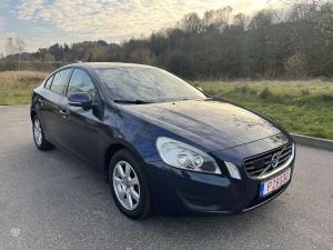 Grey Volvo S60 2012 in Vilnius, with an engine capacity of 1.60 L and mileage of 264 thousand km for 6650 €, photo 3 on AUTOMOTO.COM.LV