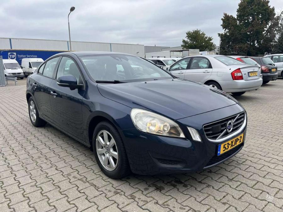 Grey Volvo S60 2012 in Vilnius, with an engine capacity of 1.60 L and mileage of 264 thousand km for 6650 €, photo 35 on AUTOMOTO.COM.LV