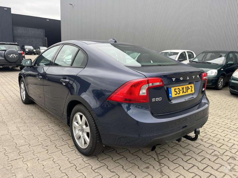 Grey Volvo S60 2012 in Vilnius, with an engine capacity of 1.60 L and mileage of 264 thousand km for 6650 €, photo 37 on AUTOMOTO.COM.LV