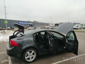 Grey Volvo S60 2012 in Riga, with an engine capacity of 2.00 L and mileage of 224 thousand km for 6700 €, photo 18 on AUTOMOTO.COM.LV