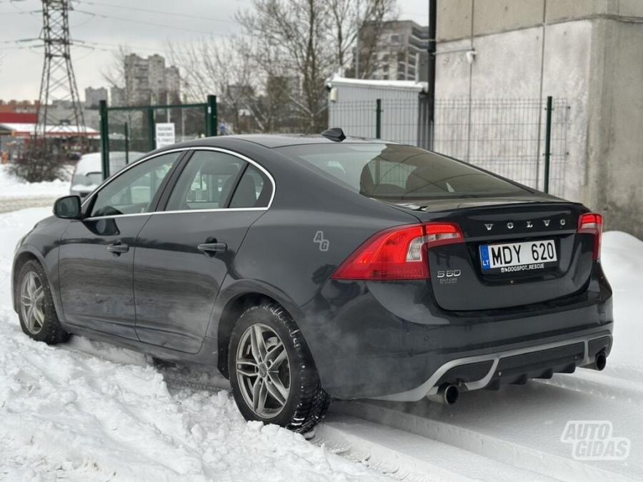 Grey Volvo S60 2012 in Vilnius, with an engine capacity of 2.00 L and mileage of 260 thousand km for 6999 €, photo 4 on AUTOMOTO.COM.LV