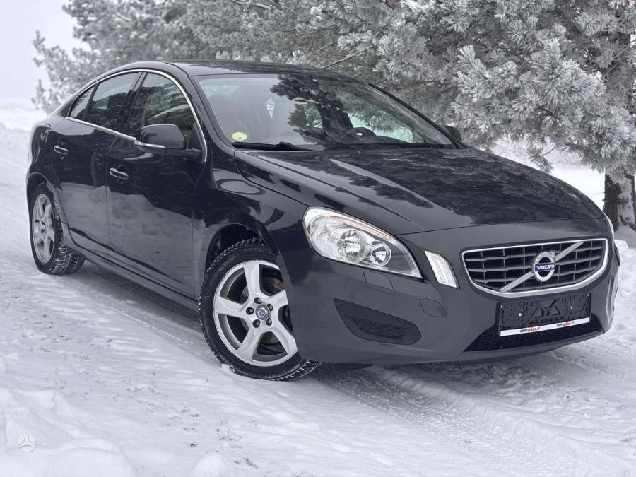 Grey Volvo S60 2012 in Raseiniai, with an engine capacity of 1.98 L and mileage of 289 thousand km for 5800 €, photo 1 on AUTOMOTO.COM.LV