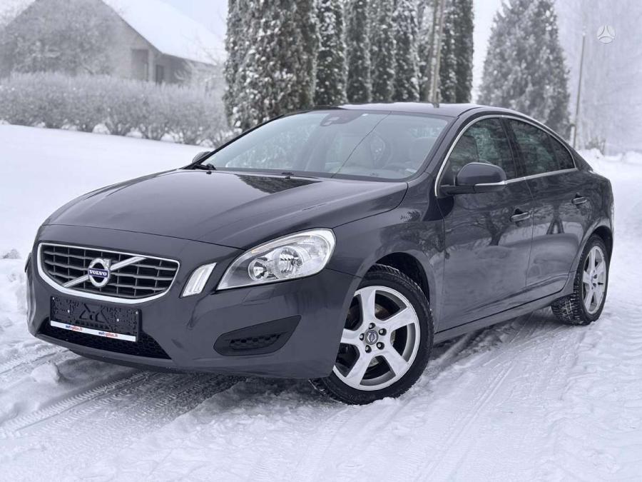 Grey Volvo S60 2012 in Raseiniai, with an engine capacity of 1.98 L and mileage of 289 thousand km for 5800 €, photo 5 on AUTOMOTO.COM.LV