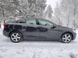 Grey Volvo S60 2012 in Raseiniai, with an engine capacity of 1.98 L and mileage of 289 thousand km for 5800 €, photo 6 on AUTOMOTO.COM.LV