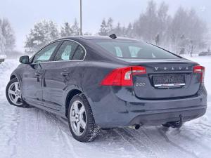 Grey Volvo S60 2012 in Raseiniai, with an engine capacity of 1.98 L and mileage of 289 thousand km for 5800 €, photo 7 on AUTOMOTO.COM.LV