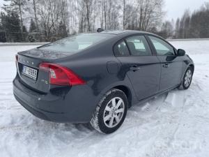 Pelēks Volvo S60 2012 Cēsis, ar dzinēja tilpumu 1.60 L un nobraukumu 0 tūkst. km par 5950 €, foto 4 vietnē AUTOMOTO.COM.LV