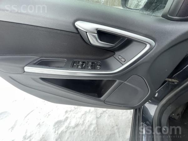 Grey Volvo S60 2012 in Cesis, with an engine capacity of 1.60 L and mileage of 0 thousand km for 5950 €, photo 7 on AUTOMOTO.COM.LV